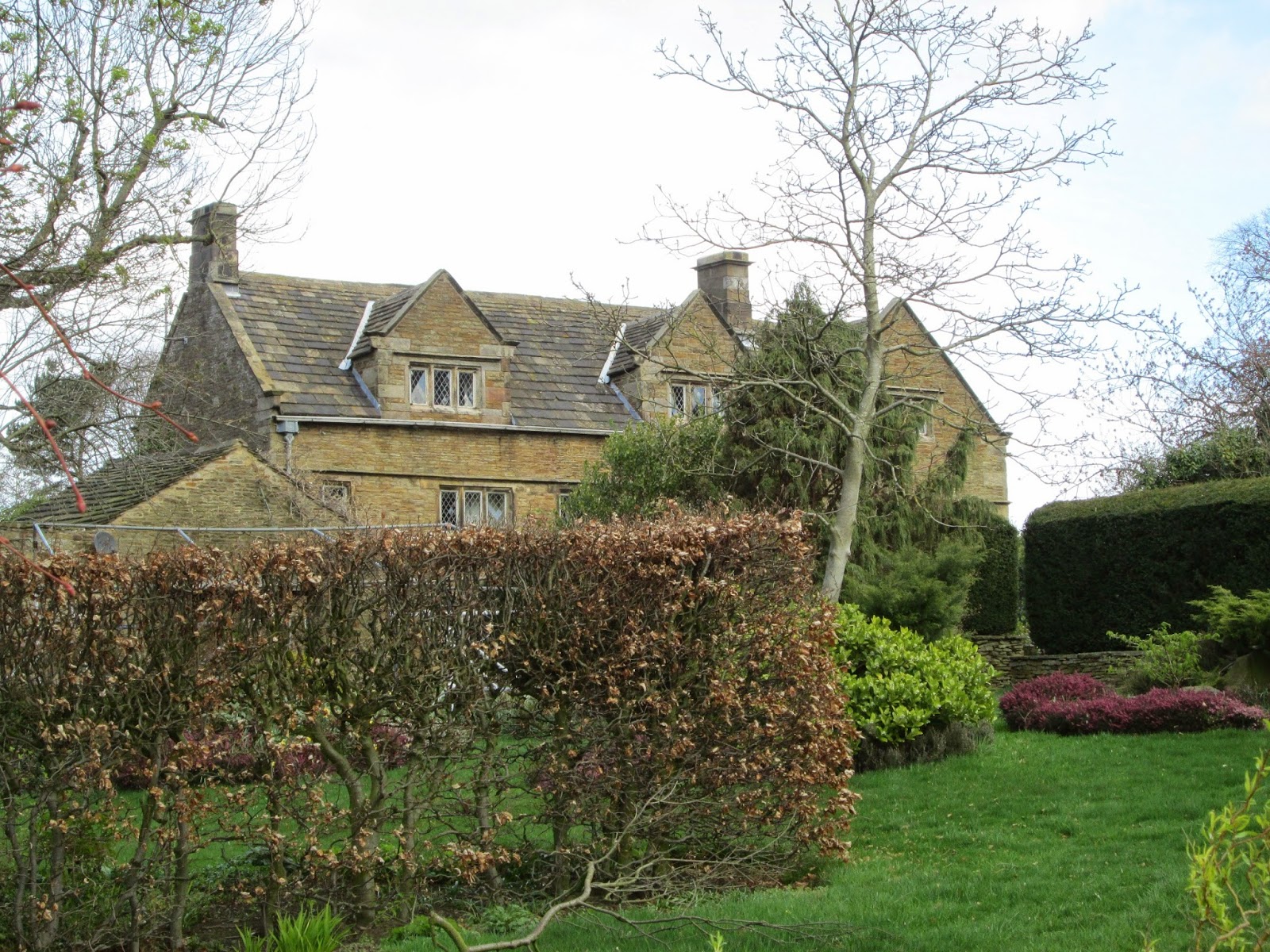 Vale of Belvoir Ramblers: Six (or seven) Holmesfield halls, 13th April 2014