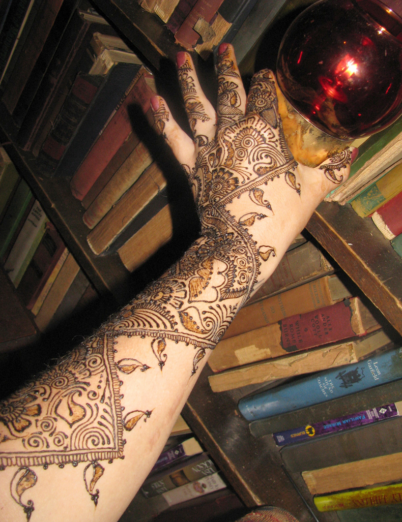 Only women secrets: 10+ Most Stylish Arms Mehndi Designs for Special Events