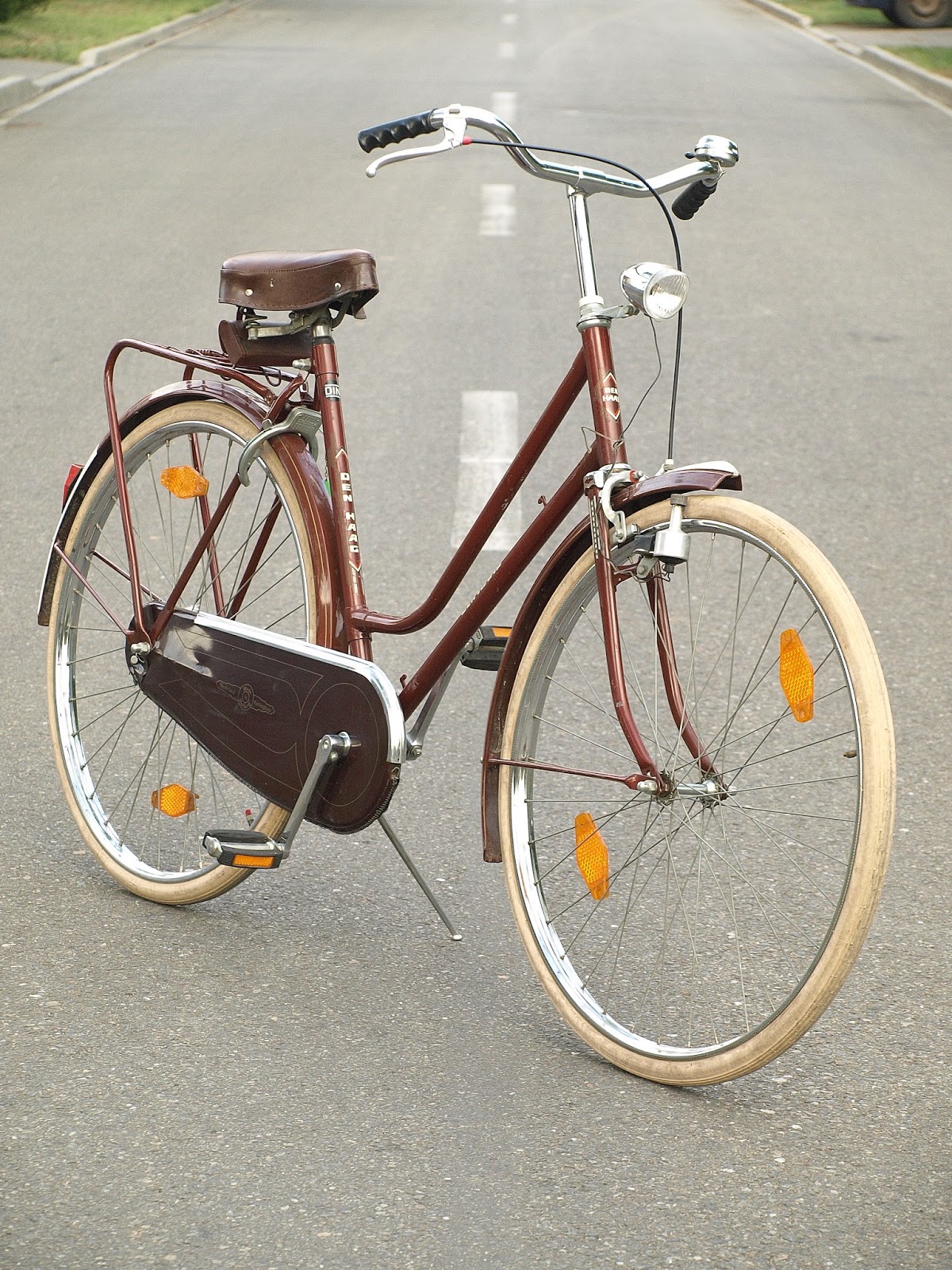 Bicicleta Vesela - Biciclete clasice: Den Haag - Bicicleta clasica de dama.