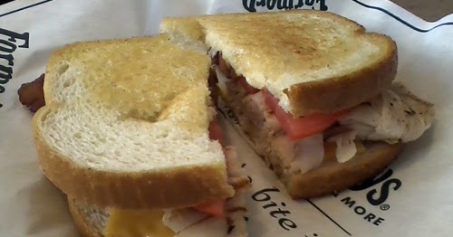 Richard Reviews Everything : Farmer Boys Bacon Turkey Melt