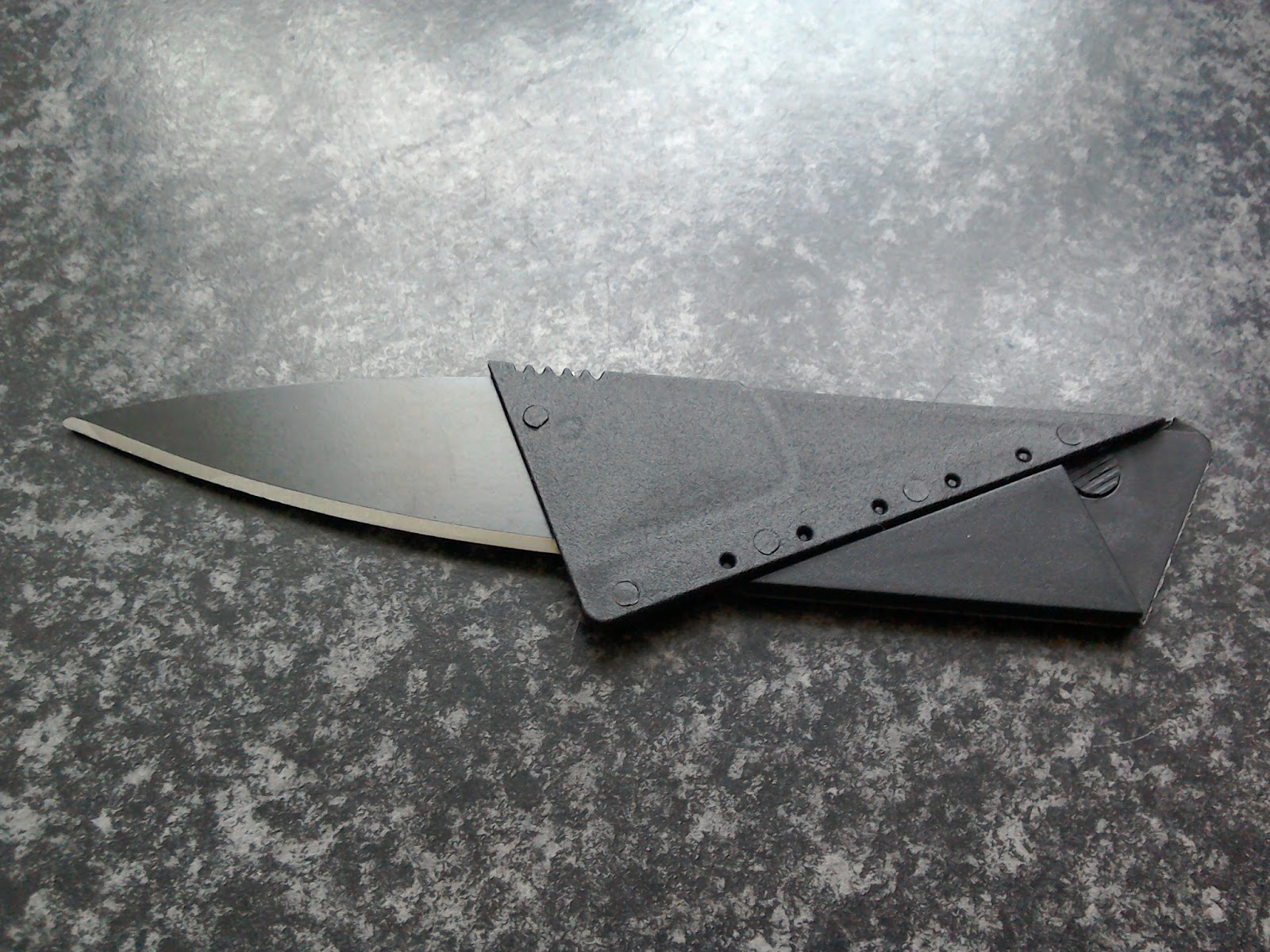 Mr. Aphoristic: Credit Card Folding Knife Review