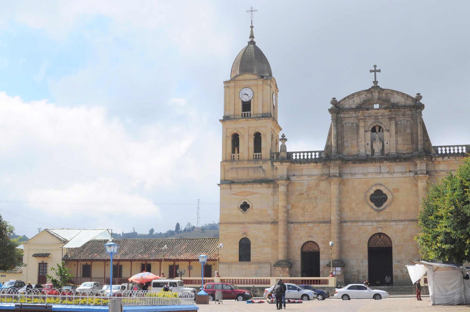 Chocontá: Strawberry Satellite Mind | Una antología de aventuras