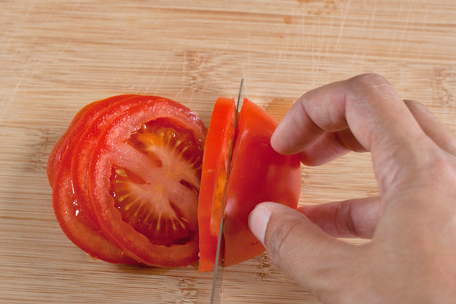 Cardamom Kitchen: Slice and Dice: Tomatoes