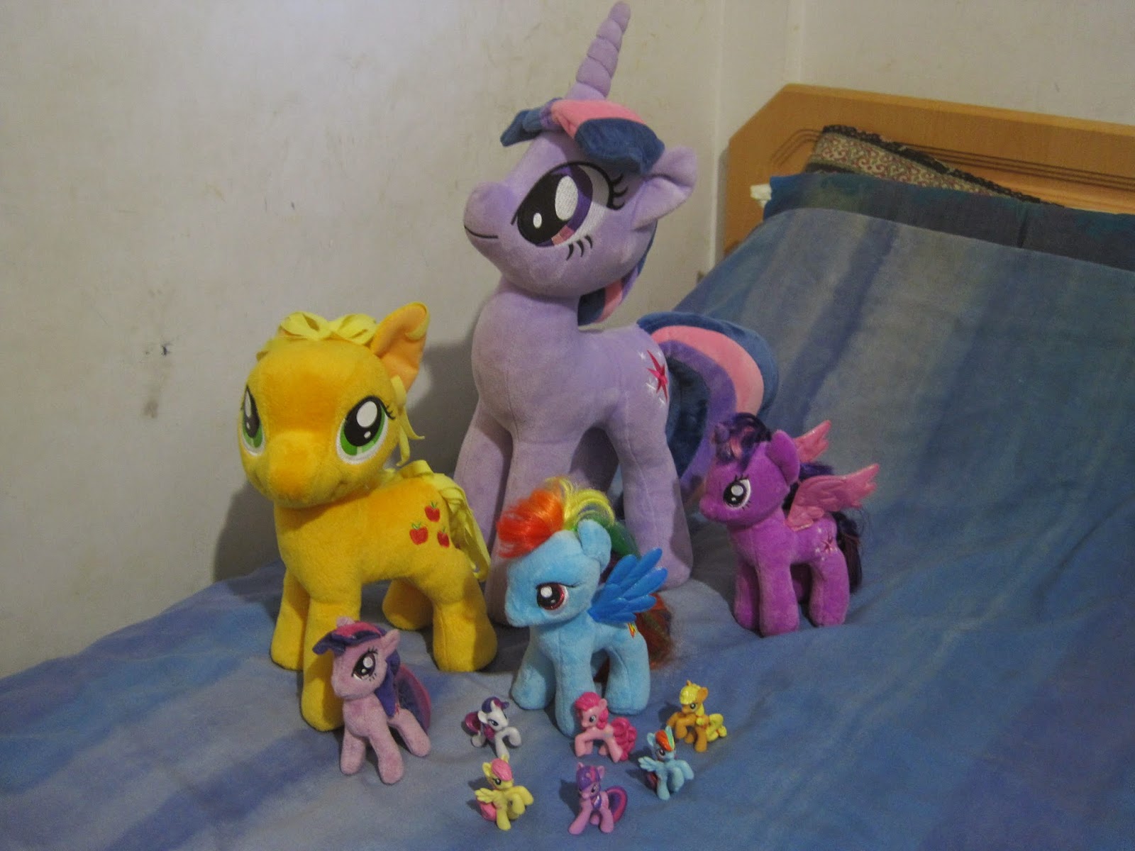 Equestria Daily - MLP Stuff!: Pony Collection Event 2014 - Day 1 ...