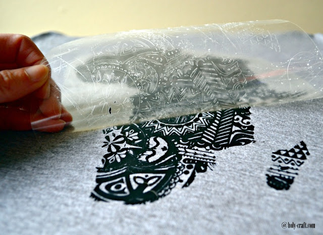 Graphic t-shirt using heat transfer vinyl