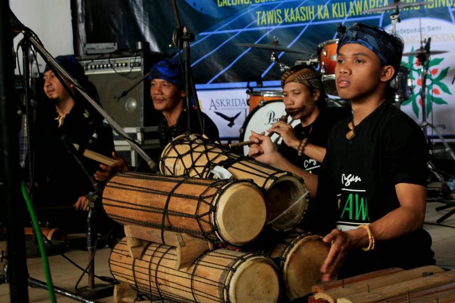 Sunda Binangkit: Tepung Lawung, Pameran UMKM, Pentas Seni Sunda ...