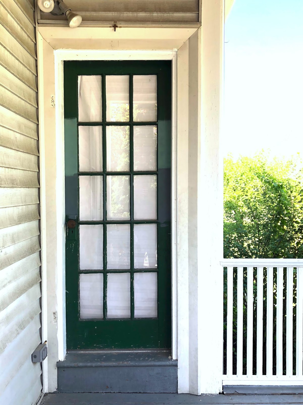The 1878: A SLEEK New Screen Door - Made by Carli