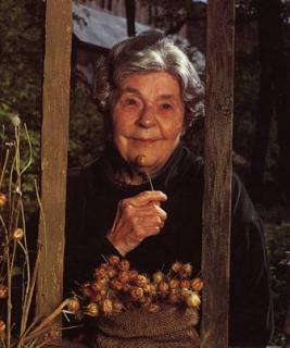 Casa Escuela La Loba: Edith Pargeter. Ellis Peters.