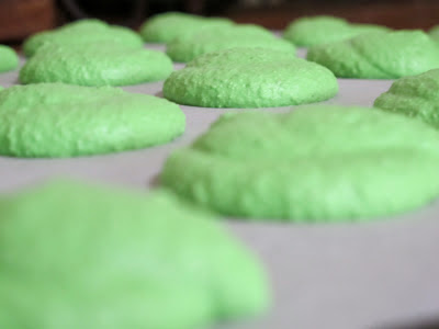 muppys: Pandan and Coconut Macarons and a special Froggy Cake