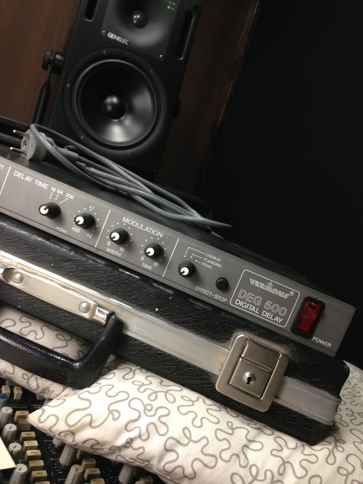 Infrequent Sound [sex.tex] technology: Vermona DEG-500 Digital Delay ...