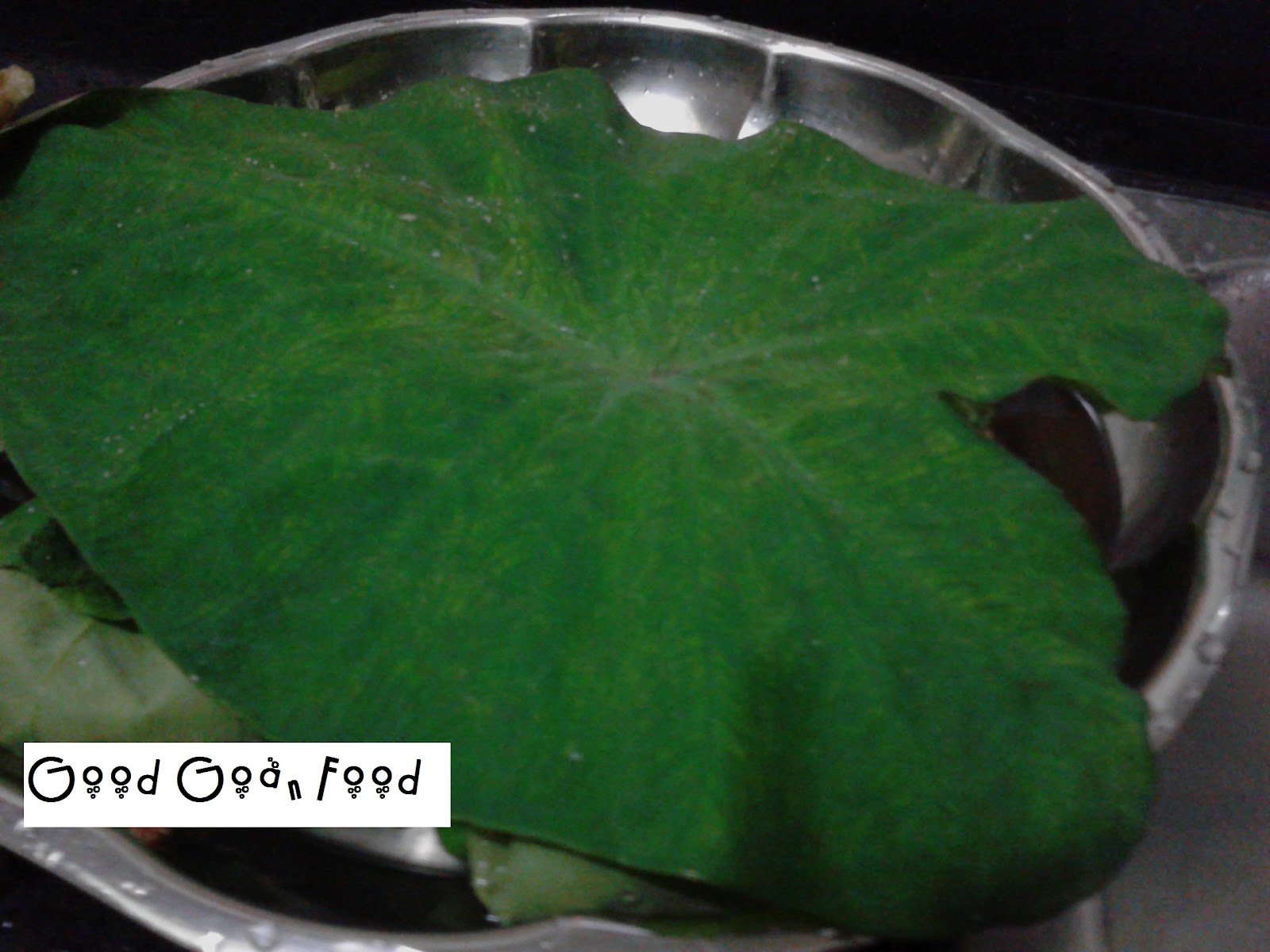 Good Goan Food: Colocasia leaves Bhaji / Aalu Patal bhaji/ Tere Tonak