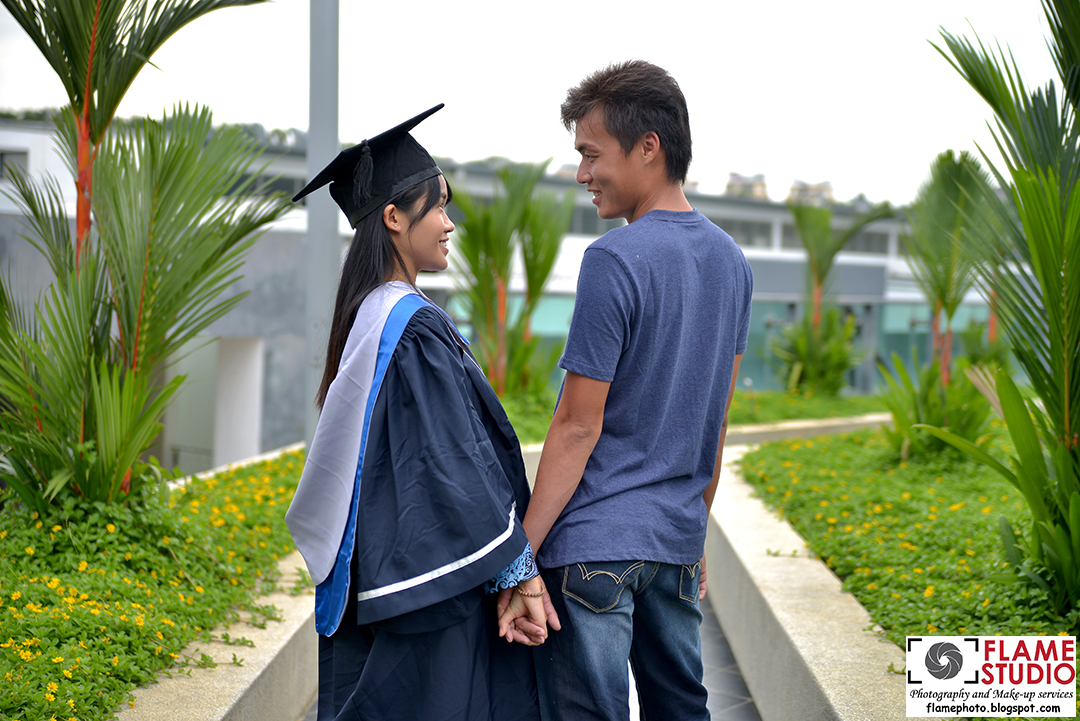 Flame Graduation Photography Studio: Graduation Convocation Family ...