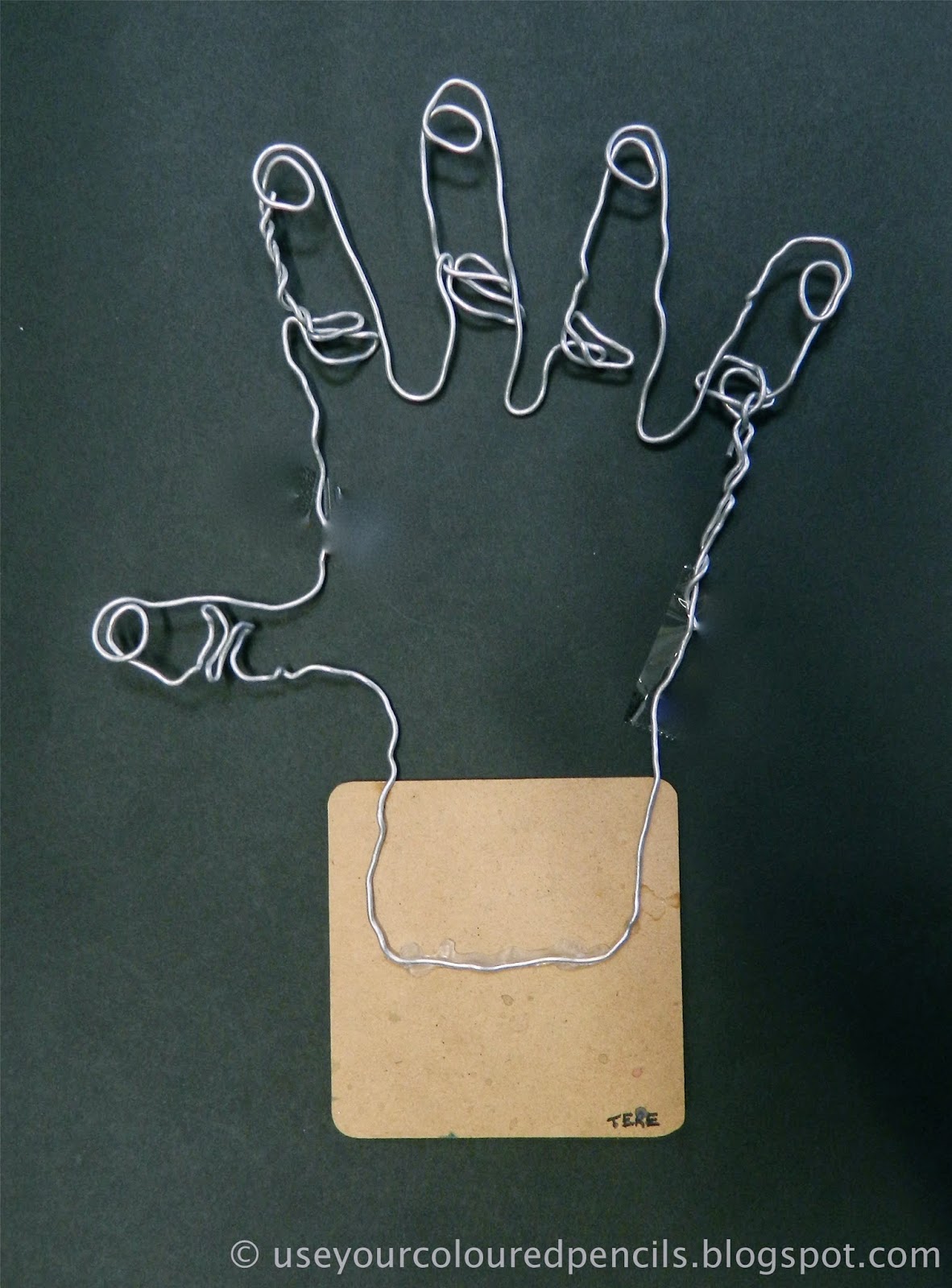 Use Your Coloured Pencils: Contour Hands In Wire