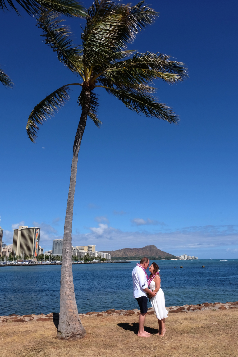 Honolulu Weddings: Owen & Estelle at Magic Island