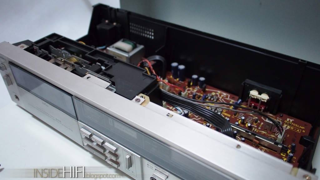 Inside Hi-Fi: Technics RS-M216
