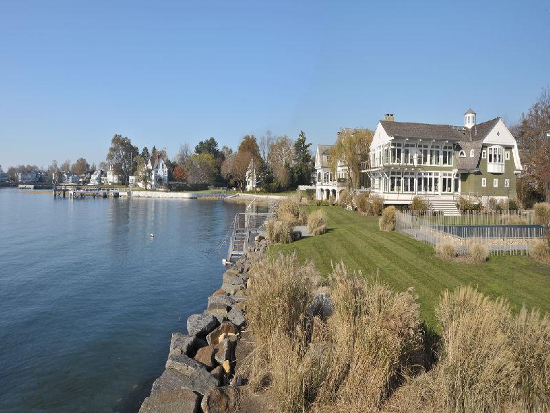 TRISHA TROUTZ: Katherine Hepburn's Former Estate