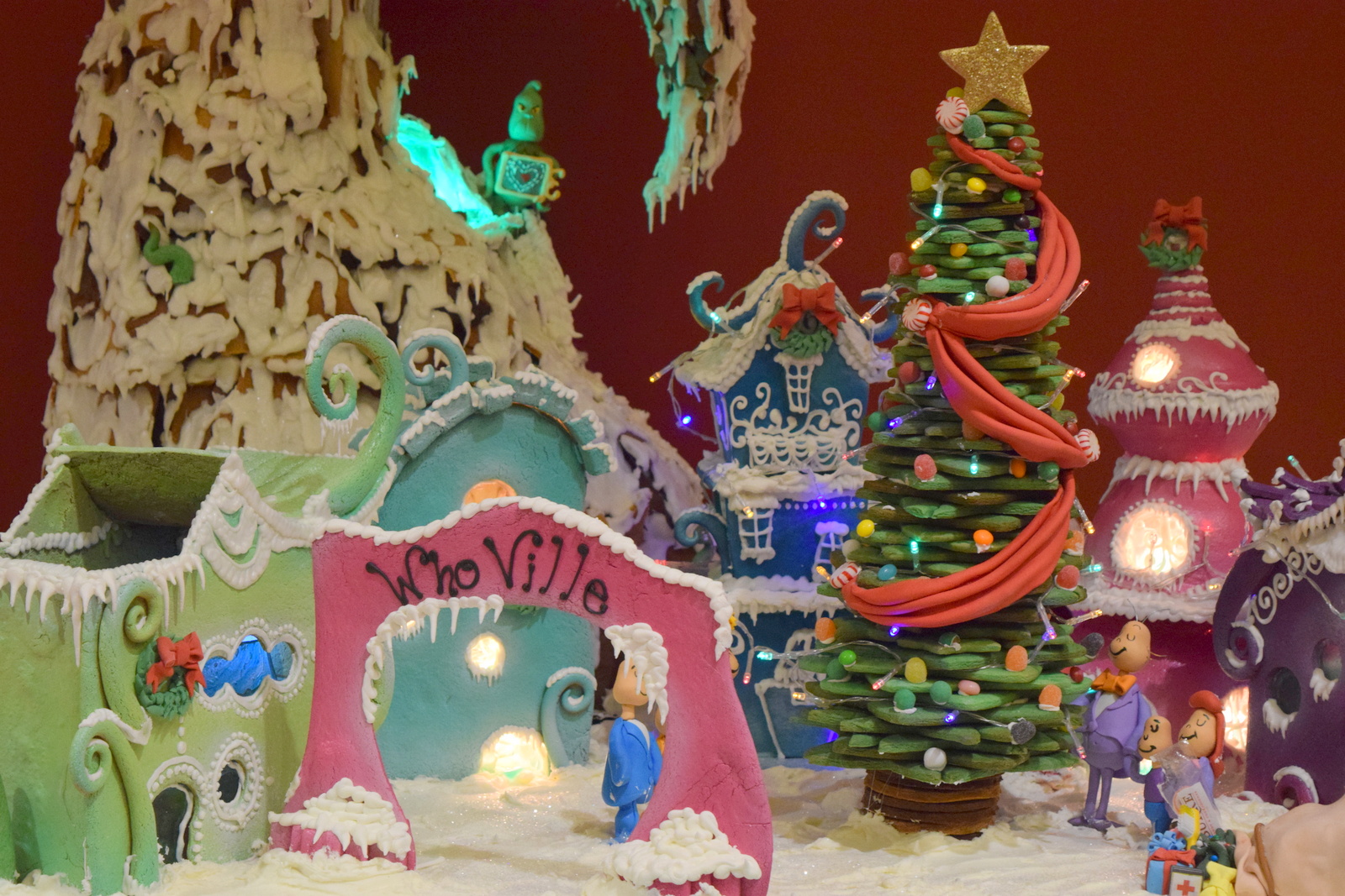 Red Couch Recipes: Gingerbread Movie-Themed Houses at the Grand