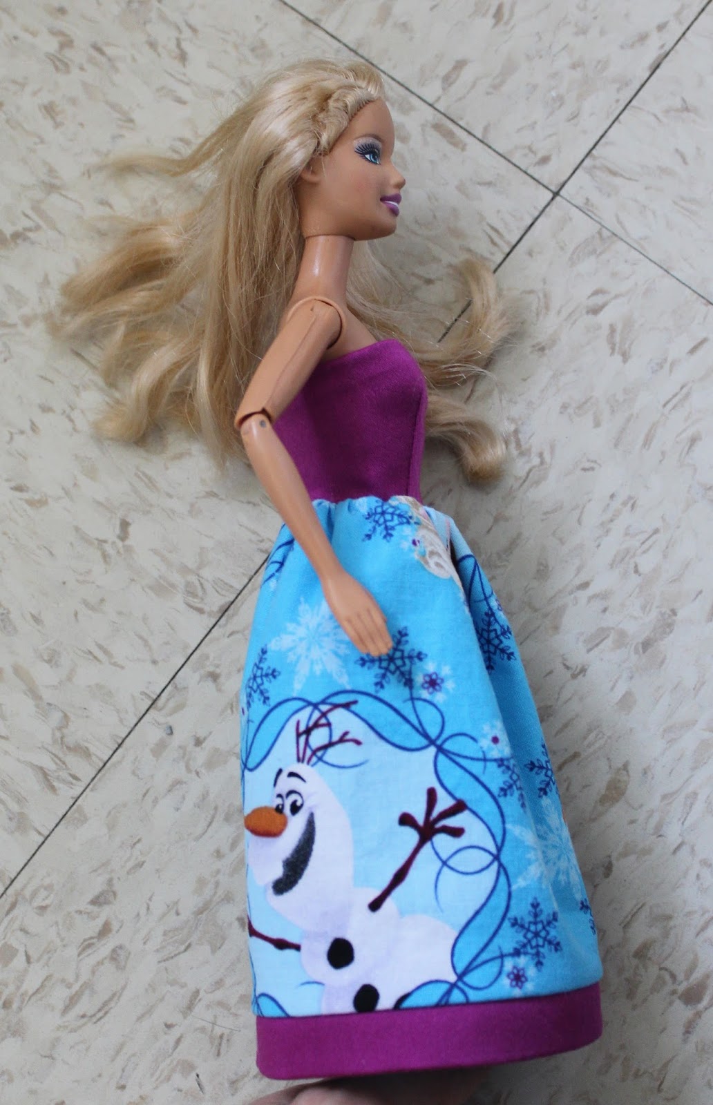 Rikki Sews: Frozen Fever, DIY skirt & Barbie dress:)