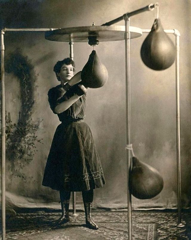 26 Hilarious Pics That Show Female Fighters From the Late 19th and ...