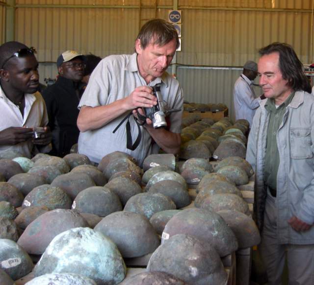MINERS IN NAMIBIA DISCOVER SHIPWRECK LOADED $13 MILLION WORTH OF GOLD.