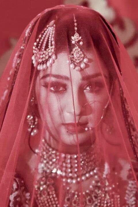 Rokanha: Ghoonghat's - A New Bridal Trend?