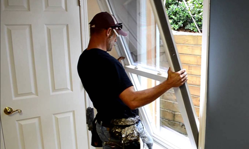 How to repair vinyl windows and what are the potential issues?