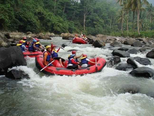 Rafting at Citarik River | West Java Vacation Packages