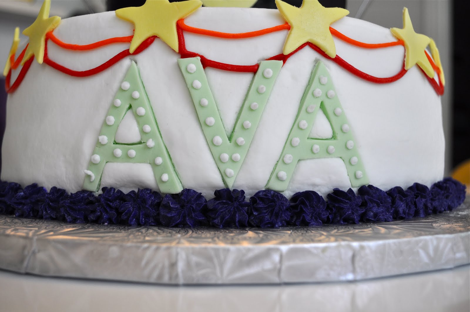 MegMade Cakes: Ava's Magic Cake