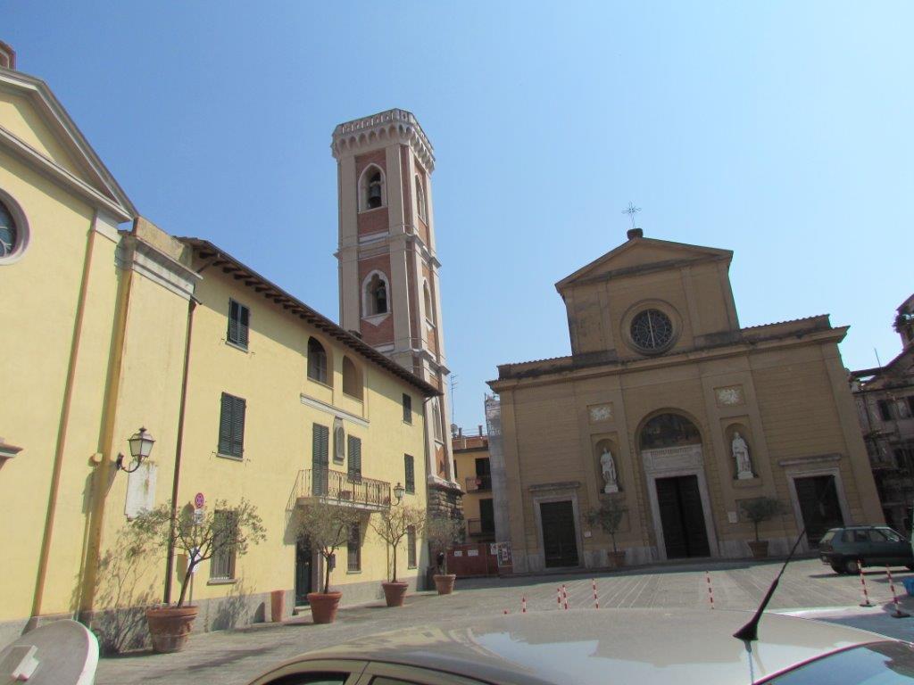 Tabernacoli italiani: Ponsacco. Gesù con due Santi: Giovanni ...