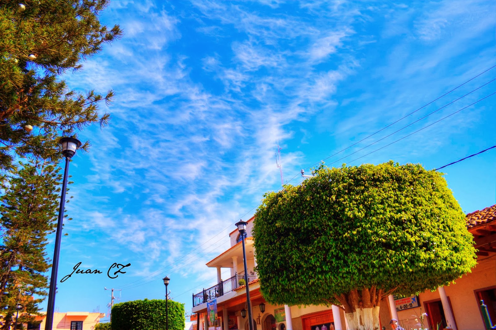 Jaime Ramos Méndez: Cielo sobre la plaza principal de Chavinda en ...