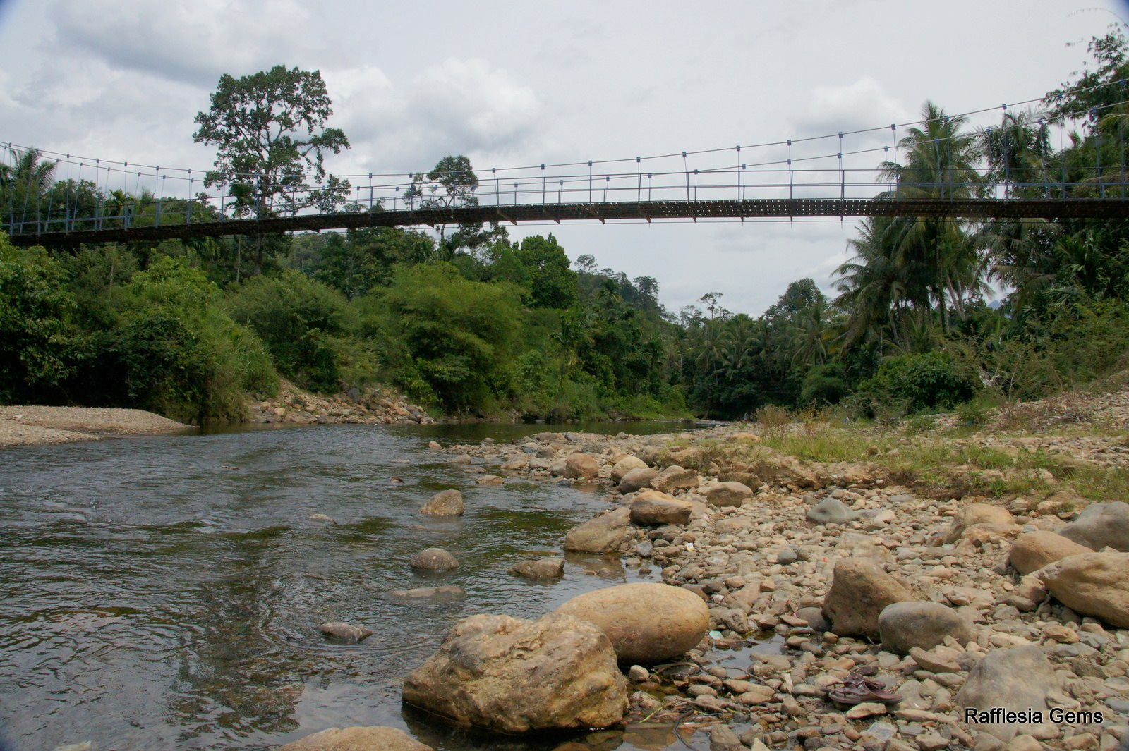 Magical Sumatra and Java: Batu Sungai Dareh (Idocrase) and Filipus Kesuma