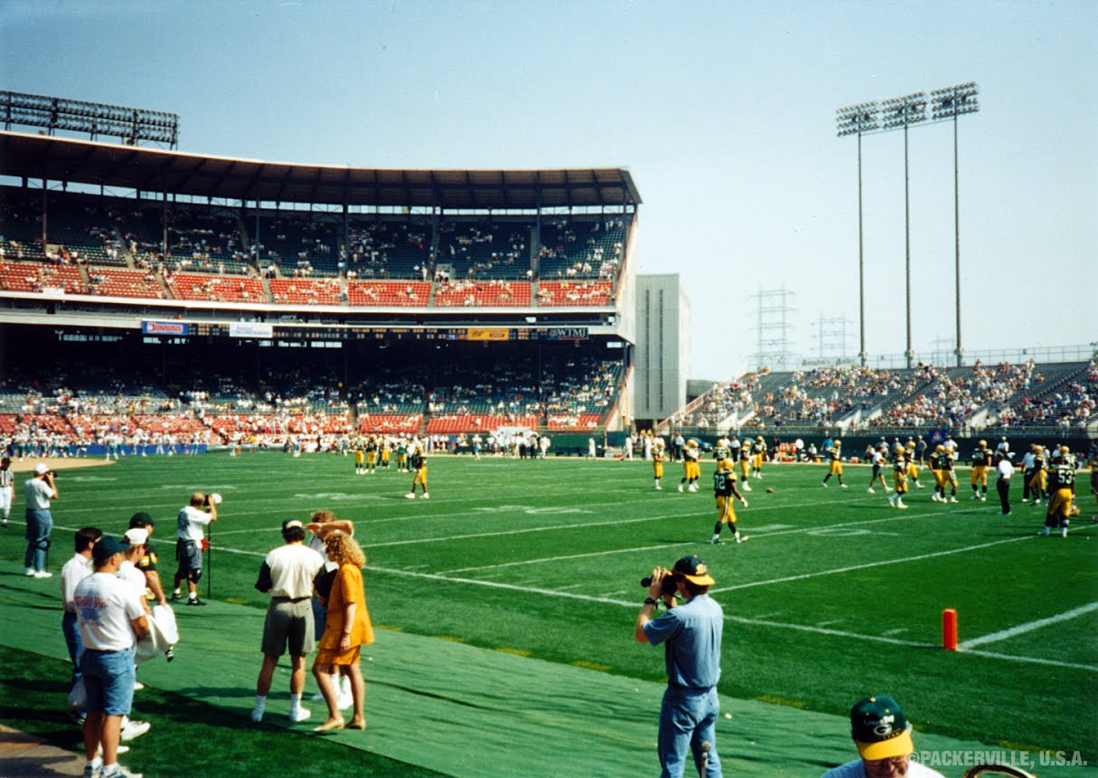 PACKERVILLE, U.S.A.: Lookin’ Back at County Stadium
