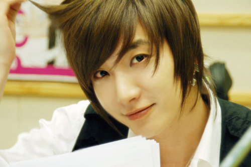 By FT. Art: [Picture] Leeteuk Suju