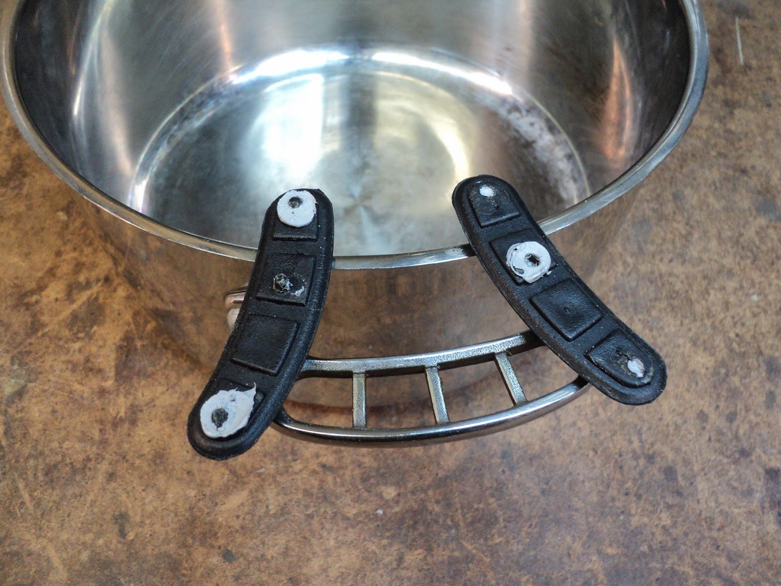 Rouge River Workshop: A De-Laminated Pot Handle Insulator