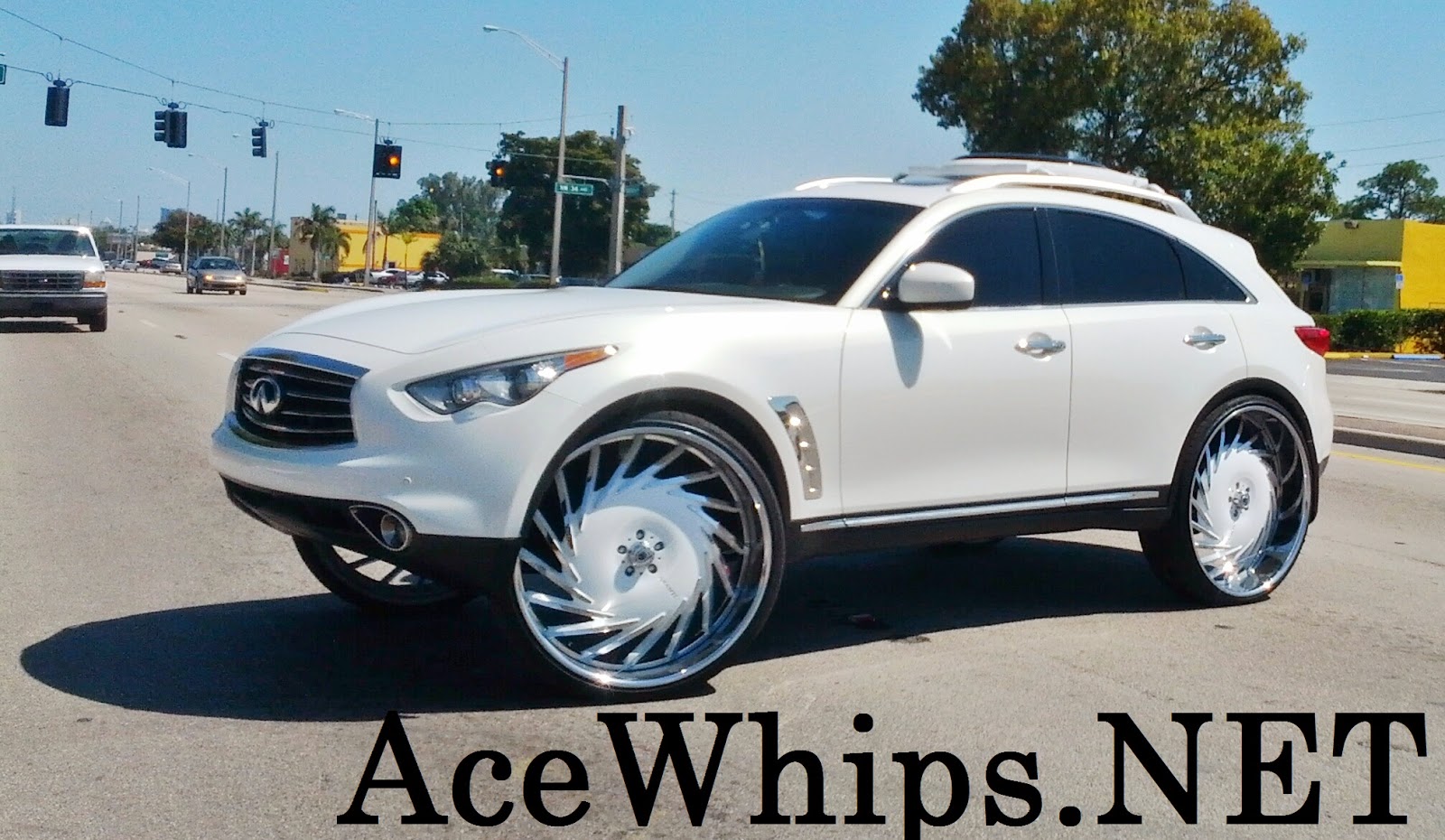 Ace-1: White 2013 Infiniti FX35 on 30" VF602 Asantis