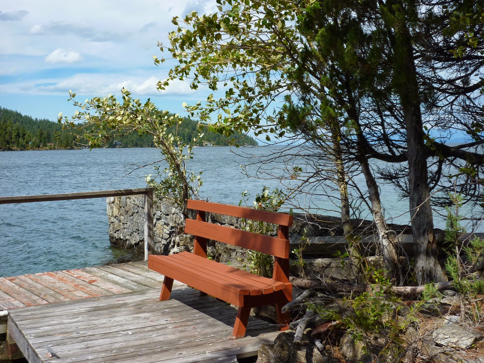 Island Life: Outdoor Lakeside Living