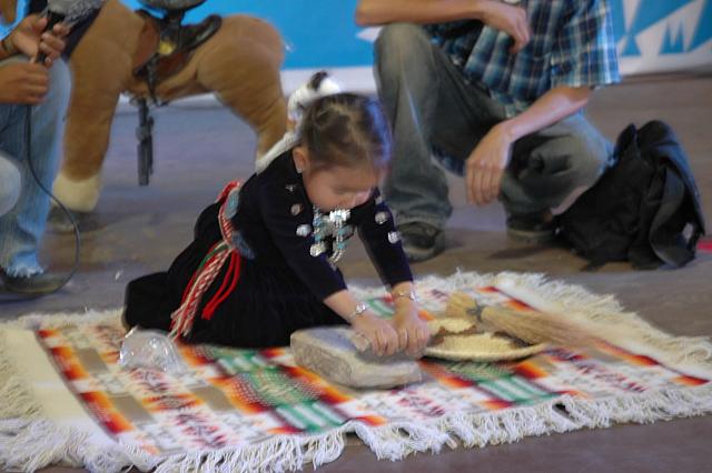 White Wolf : Heartwarming Photos Show Navajo Children Keeping Cultural ...