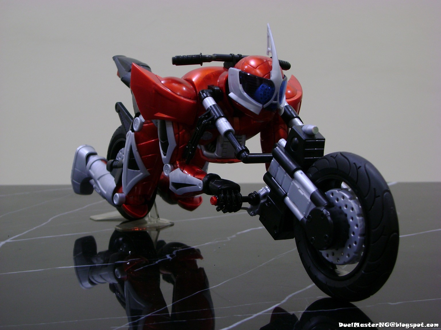 DuelMasterNG Gunpla: MG Figure-Rise - Kamen Rider Accel (Bandai)