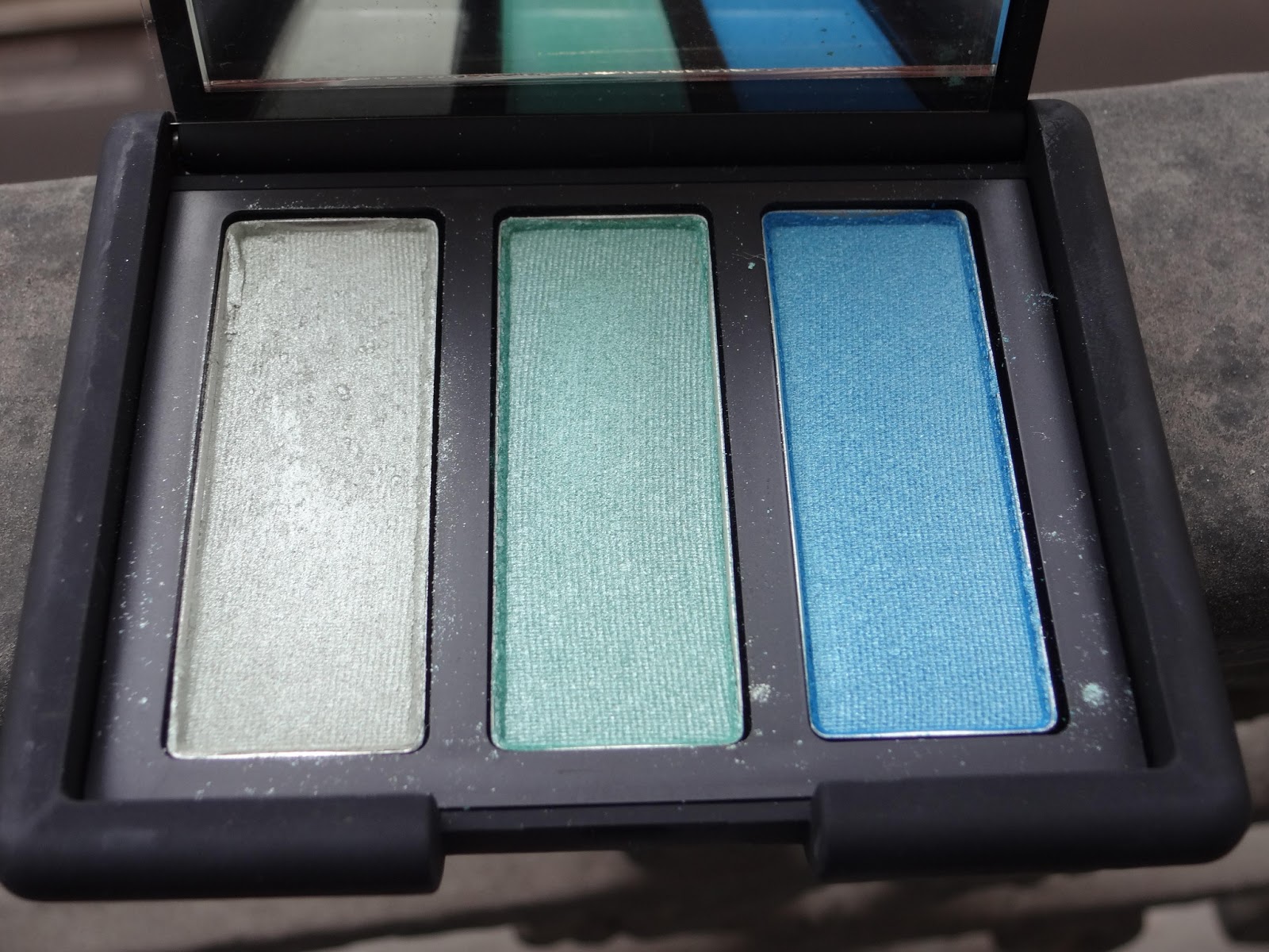 Journal d'une beauty paresseuse: Maquillage des yeux : le regard bleu ...