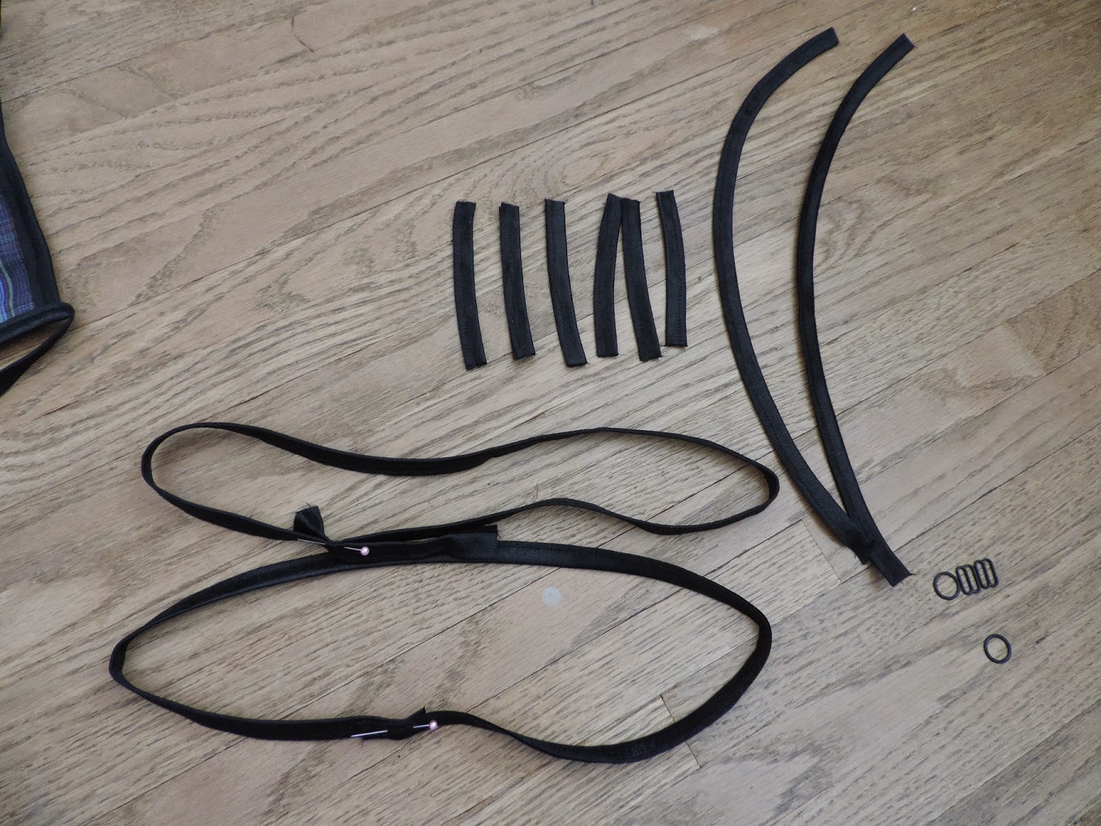 vintage rose : DIY: One Teaspoon Caged Bra