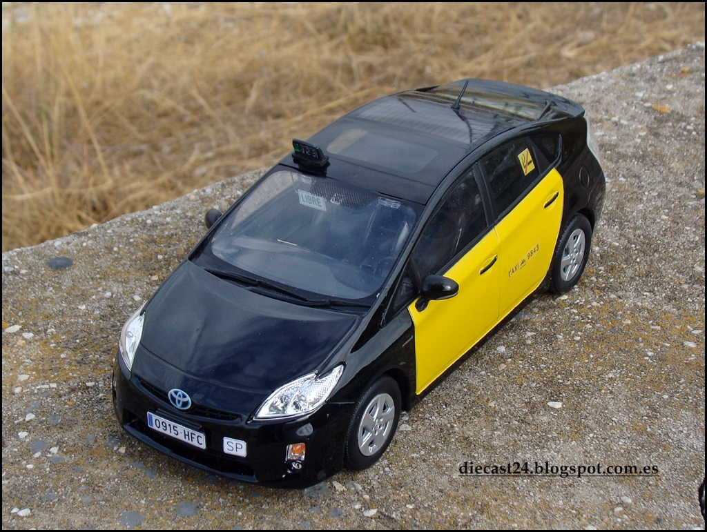 1/24 Diecast miniaturas: TOYOTA PRIUS TAXI BARCELONA 1/24