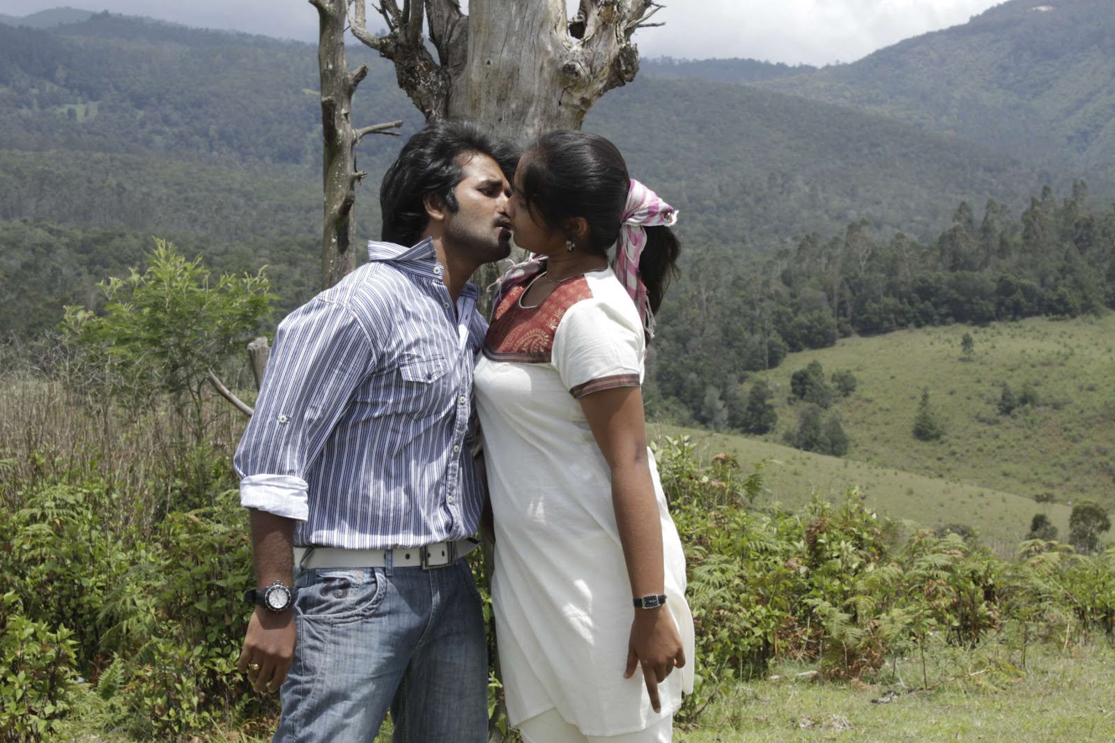 Kovalanin Kadhali Movie Stills | EyesTube Gallery