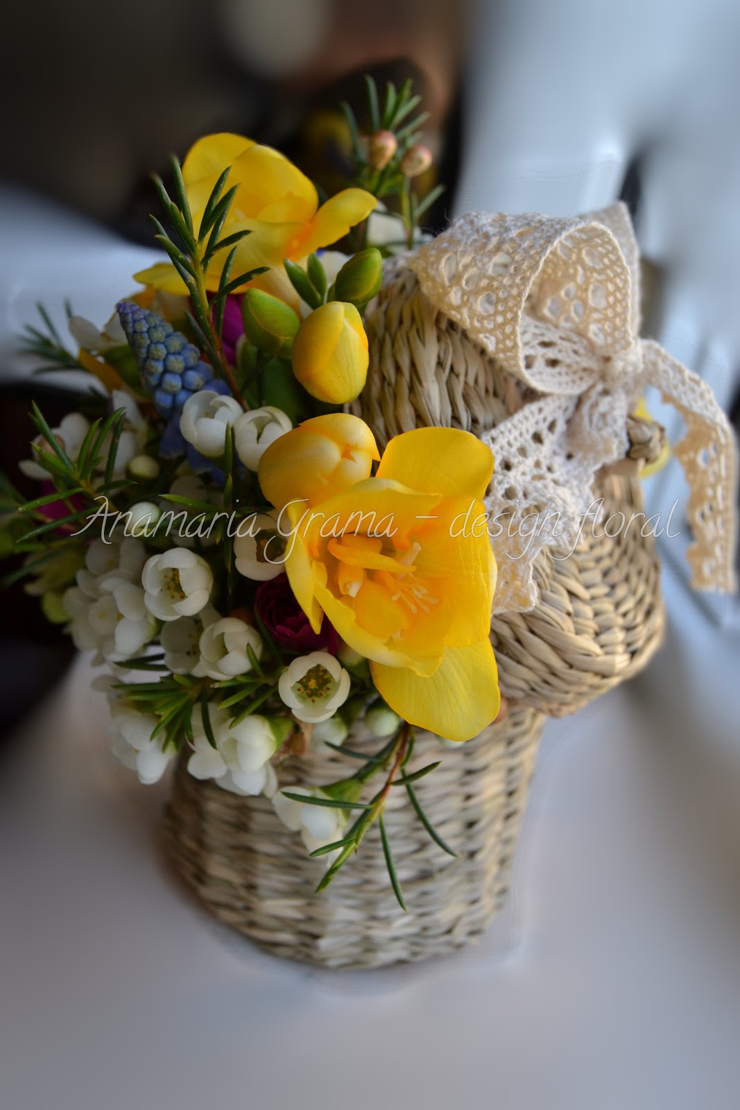 Anamaria Grama - design floral: Aranjament floral in cos de rachita cu ...