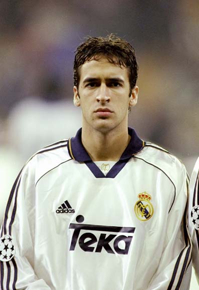 KITS CLASSICOS WE1O: REAL MADRID 2000 ( CAMPEÃO CHAMPIONS LEAGUE )