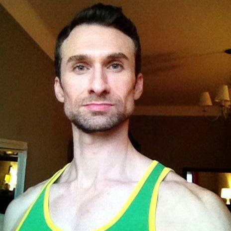 Kristoffer Lowe: An Outstanding Entertainer on the Rise