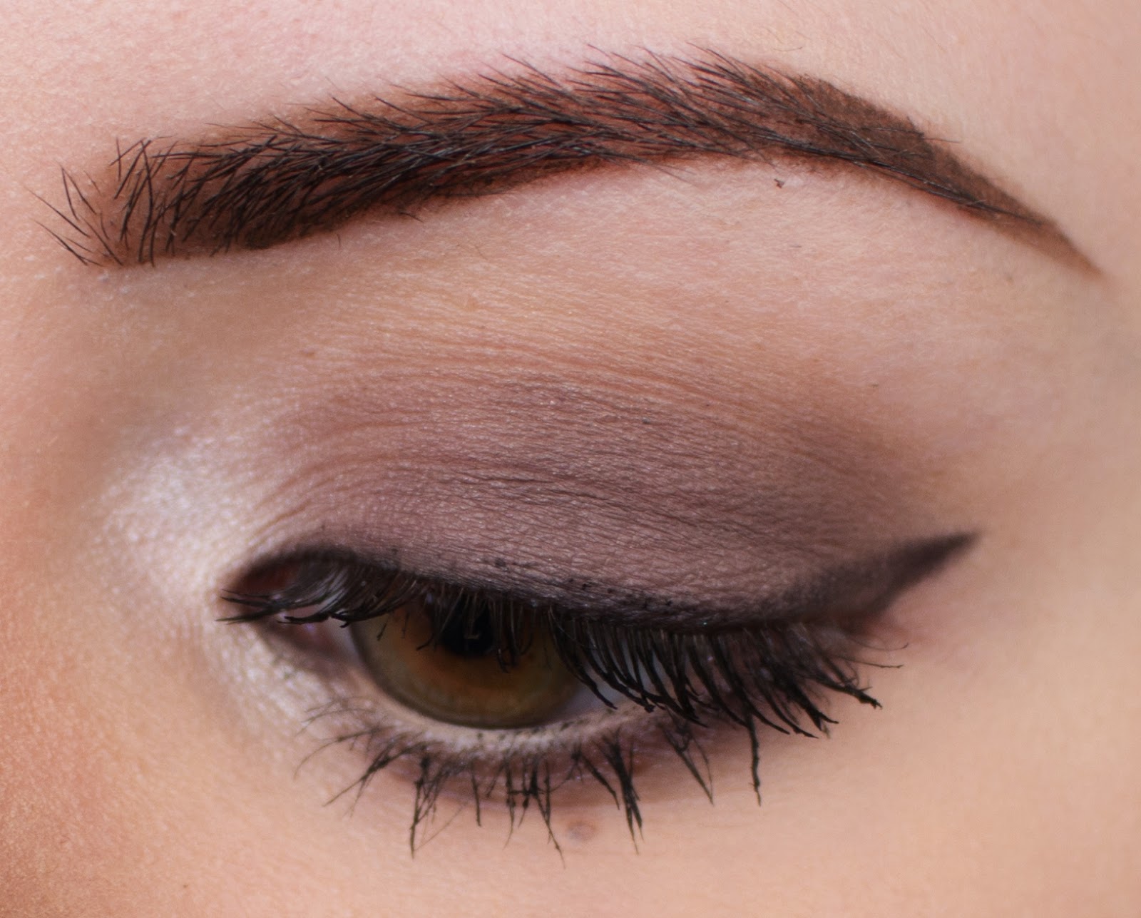 KITTENMOUSTACHE: Video: How to Wear - Matte Black Lipstick