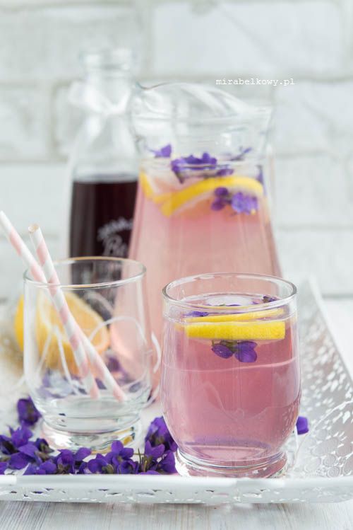 Sirope de violeta y limonada de violeta