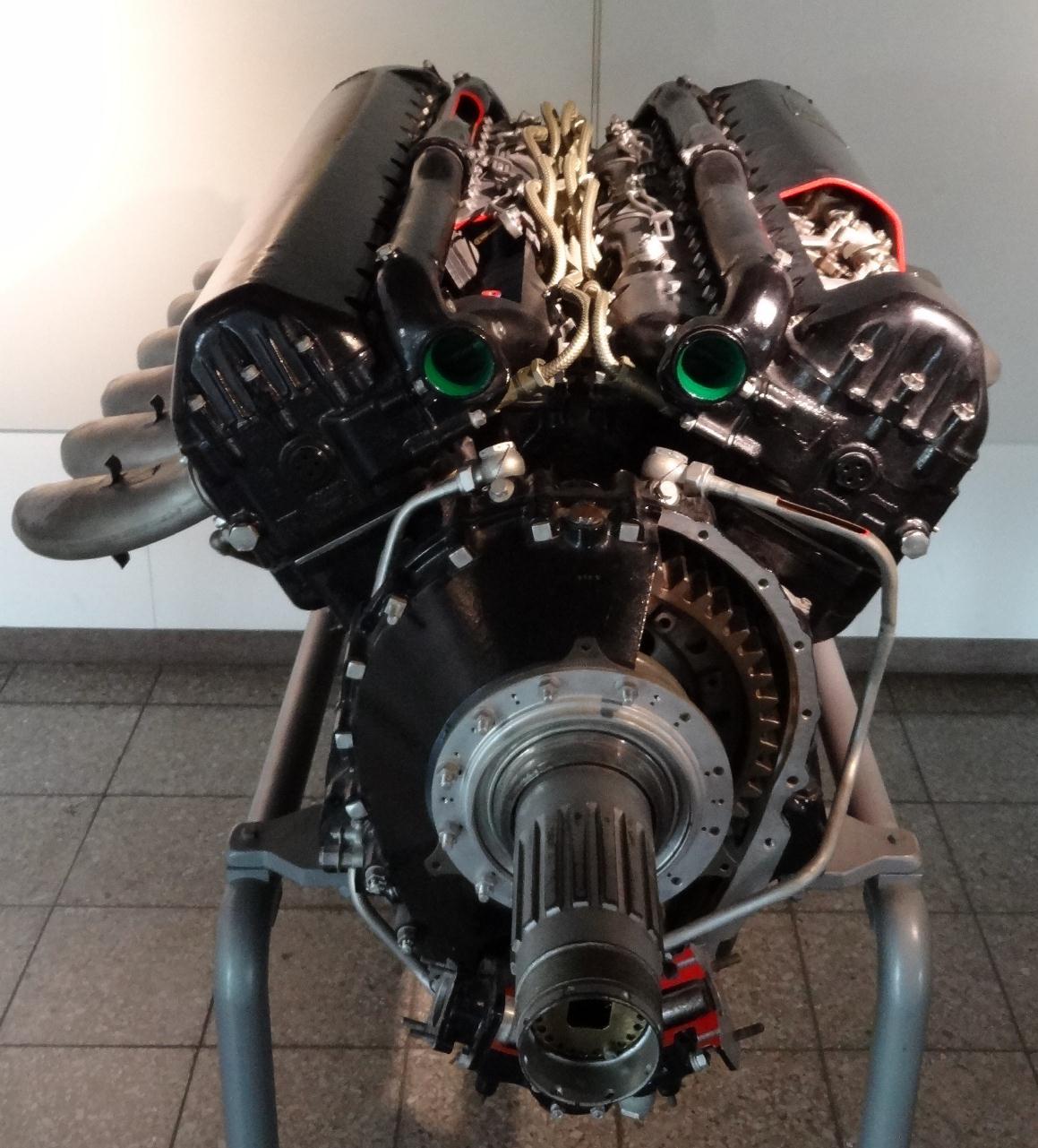 Plastic Models on the Internet: Engine walkaround vol.13: Packard V1650 ...