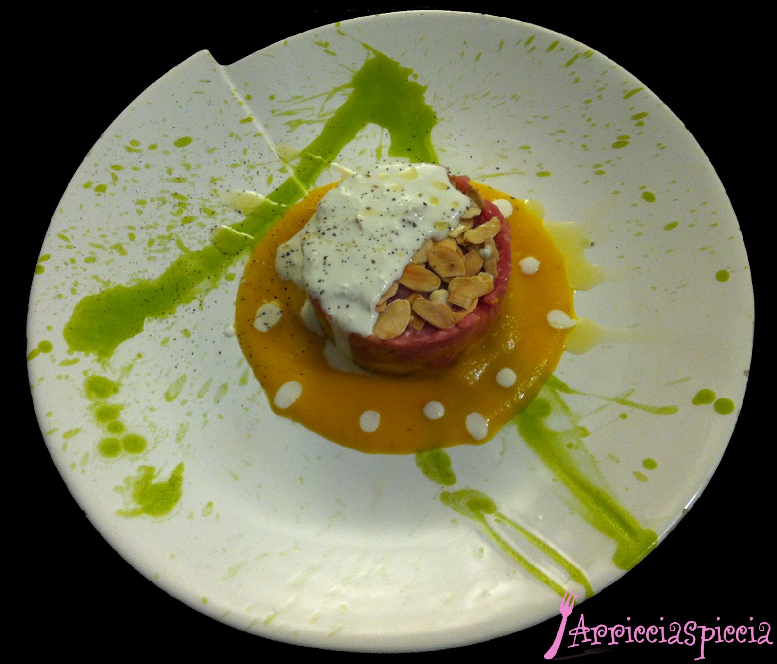 Arricciaspiccia: Tartare di vitello su crema di peperoni e ricotta ...