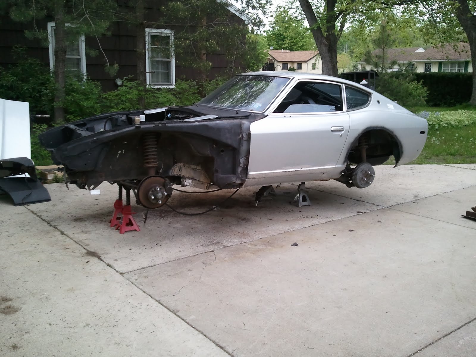 Rob's 280z project for /o/: Frame rail and floor replacement Part 1